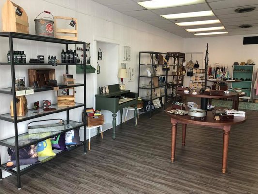 HOOT AND HOWL - Updated January 2026 - 245 Walnut St, Morgantown, West ...