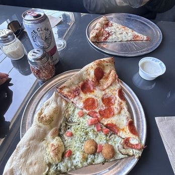 PINKY G’S PIZZERIA-BEND - Updated April 2025 - 33 Photos & 48 Reviews ...
