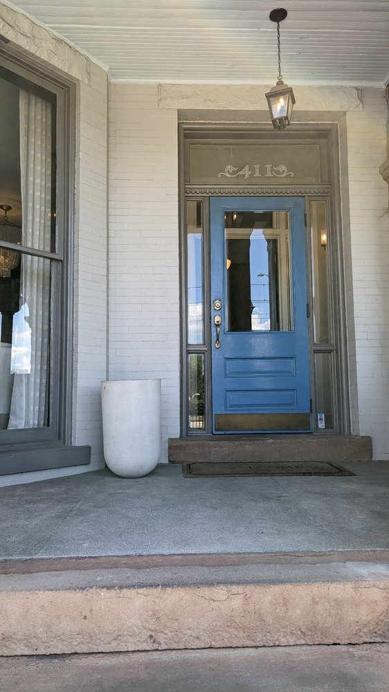 THE INN AT FOUR ELEVEN YORK - Updated December 2025 - 17 Photos - 411 W ...