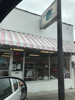 Sandra’s Bakery - Takeout & Delivery - 12 Photos & 49 Reviews ...