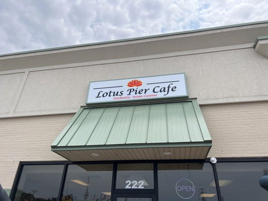 LOTUS PIER CAFE - 28 Photos - 222 N River Ave, Holland, Michigan ...