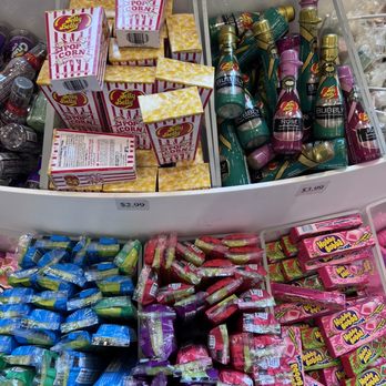 ALBANESE CONFECTIONERY - Updated August 2024 - 652 Photos & 365 Reviews ...