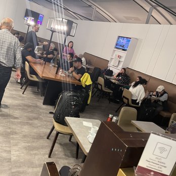 PLAZA PREMIUM LOUNGE TORONTO - Updated August 2024 - 283 Photos & 105 ...