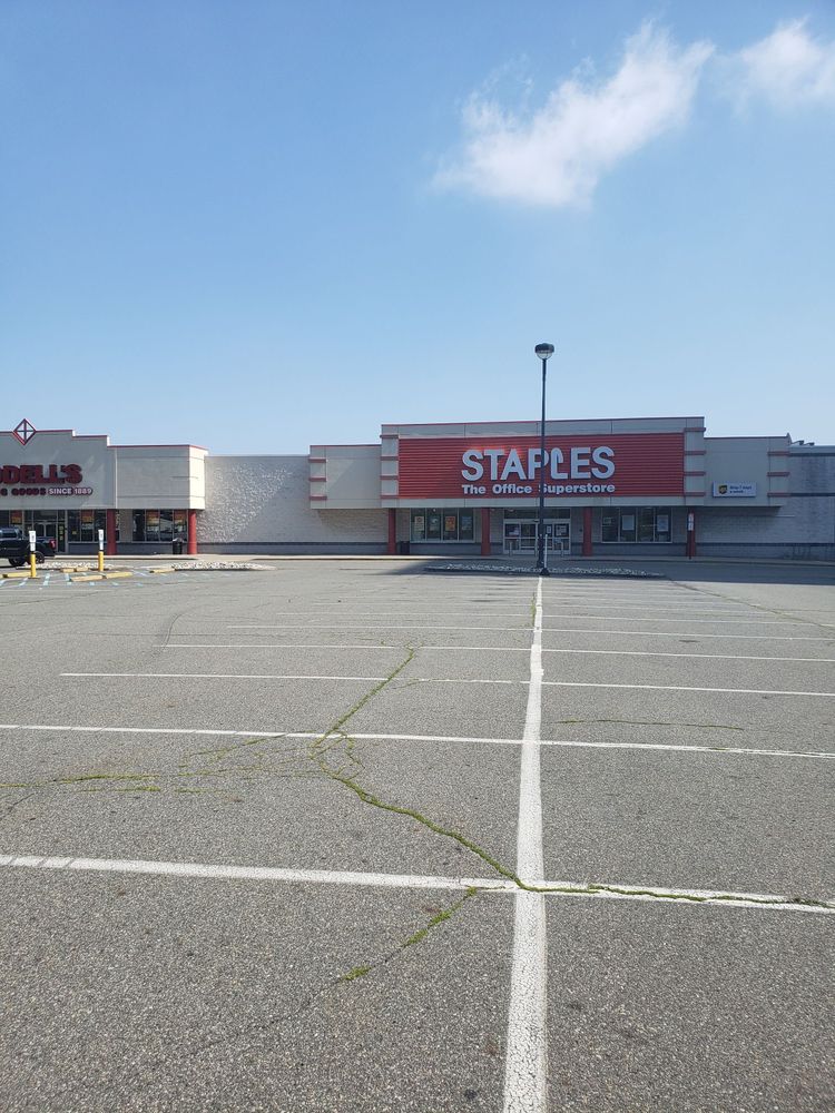 STAPLES - Updated July 2024 - 14 Photos & 61 Reviews - 613 Washington ...