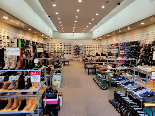 MCCAULOU’S - Updated December 2025 - 11 Photos & 55 Reviews - 2020 Mountain Blvd, Oakland ...