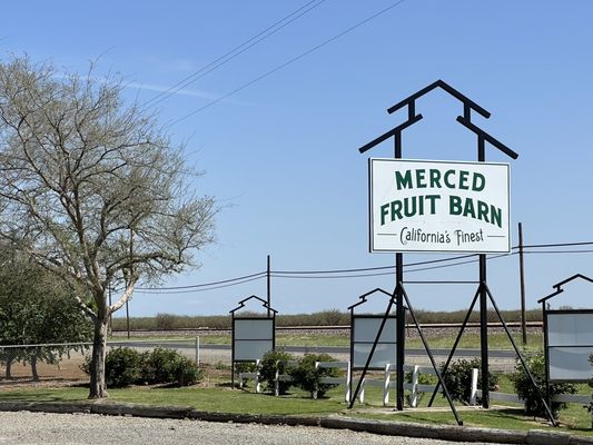 MERCED FRUIT BARN - Updated October 2025 - 43 Photos & 28 Reviews ...