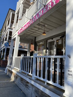 MOO MOO’S CREAMERY - Updated October 2024 - 378 Photos & 365 Reviews ...