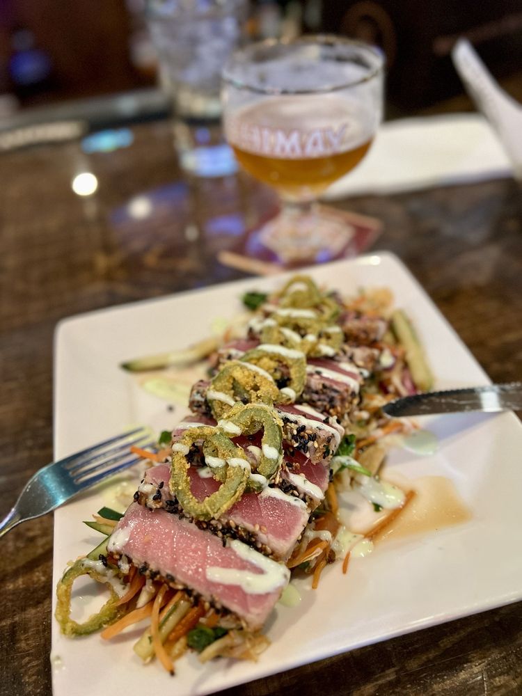 SIX FEET UNDER PUB & FISH HOUSE - CHESHIRE BRIDGE - Updated January ...