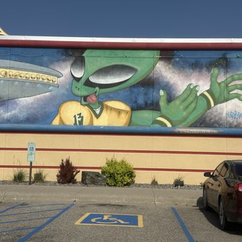 SPACE ALIENS GRILL & BAR - Updated December 2025 - 116 Photos & 128 ...