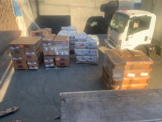 R W ZANT - Updated January 2026 - 12 Photos - 1470 E 4th St, Los ...