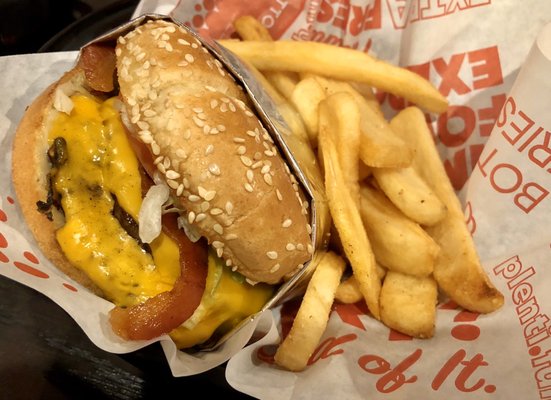 RED ROBIN GOURMET BURGERS AND BREWS - 40 Photos & 140 Reviews - Burgers ...