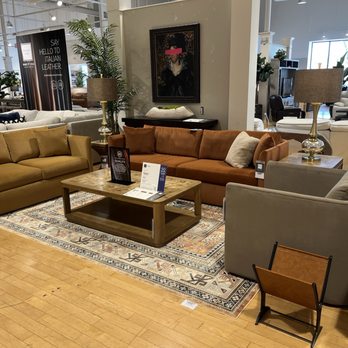American signature home furniture store