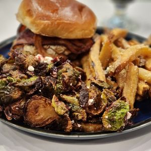 THE CRUNKLETON - Updated July 2025 - 21 Photos - 403 W Johnson St ...