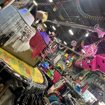 JUNKEE CLOTHING EXCHANGE - Updated August 2025 - 559 Photos & 404 ...