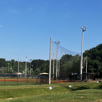 MEDLOCK PARK - Updated December 2025 - 48 Photos & 16 Reviews - 874 ...