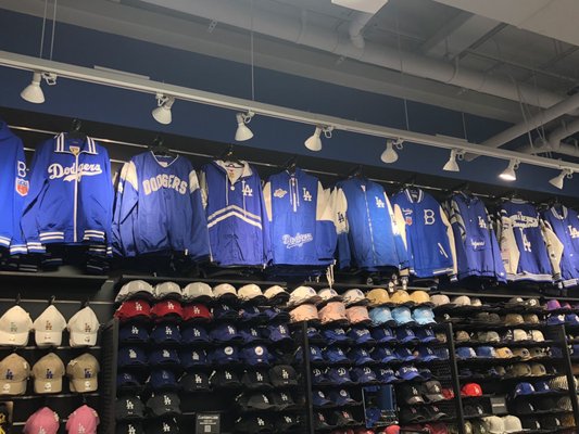 DODGERS CLUBHOUSE - Updated December 2025 - 71 Photos & 12 Reviews ...