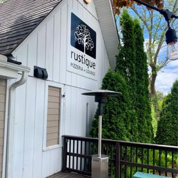 RUSTIQUE PIZZERIA + LOUNGE - Updated July 2025 - 144 Photos & 214 ...