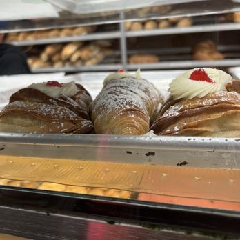 ZEPPIERI & SONS BAKERY - Updated October 2025 - 97 Photos & 139 Reviews ...