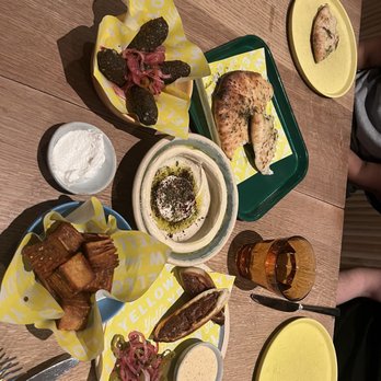 YELLOW THE CAFE - Updated September 2025 - 1084 Photos & 468 Reviews ...