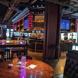 PUTTSHACK - BOSTON - Updated February 2025 - 424 Photos & 214 Reviews - 58 Pier 4 Blvd, Boston ...