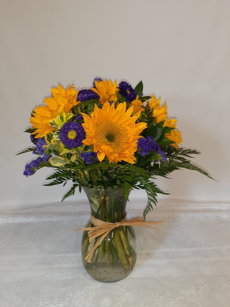 VALLEY FLORIST & GREENHOUSE - Updated September 2025 - 1 Valley Dr ...