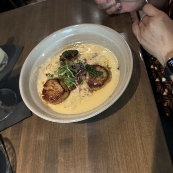 ENTOURAGE - Updated August 2024 - 370 Photos & 141 Reviews - 796 ...