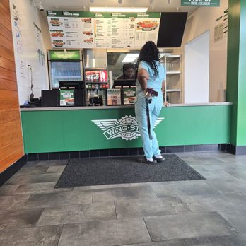 WINGSTOP - Updated December 2025 - 18 Photos - 5810 Highland Shoppes Dr ...