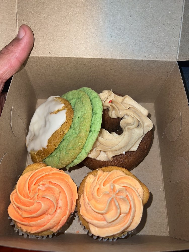 TWO SMART COOKIES - 16 Photos & 15 Reviews - 45875 Bell School Rd, East ...