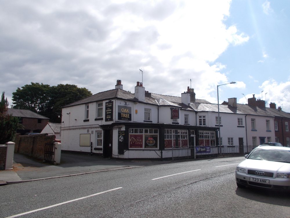 OAK TREE TAVERN 【45-47 Ruabon Road, Wrexham, United Kingdom】 Pubs ...