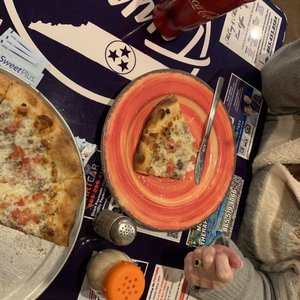 UNIVERSAL PIZZA - Updated December 2024 - 2226 N Charles G Seivers Blvd ...