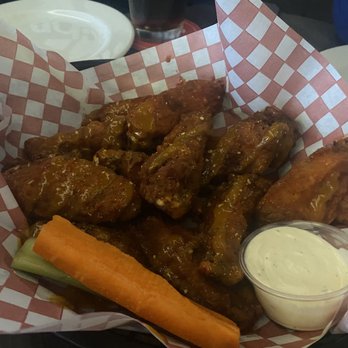 BAR 6IX SPORTS & WINGS - Updated June 2026 - 14 Photos - 201 City ...