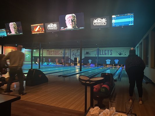 MUSTANG ALLEY’S - Updated August 2024 - 126 Photos & 128 Reviews - 1300 ...