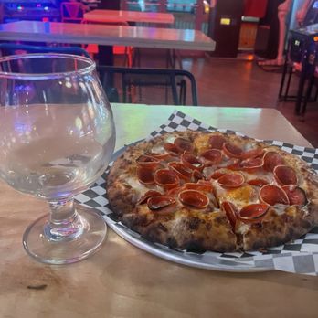 QUARTERS ARCADE BAR - Updated January 2026 - 61 Photos & 20 Reviews ...