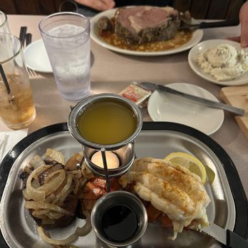 MAPLE TREE SUPPER CLUB - Updated December 2025 - 99 Photos & 110 ...