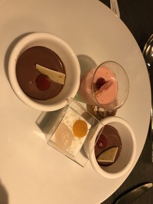 ATRIUM BUFFET - Updated December 2025 - 97 Photos & 43 Reviews - Crown ...