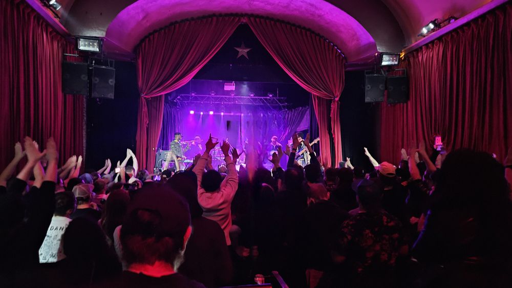 STAR THEATER - Updated October 2025 - 181 Photos & 93 Reviews - 13 NW ...