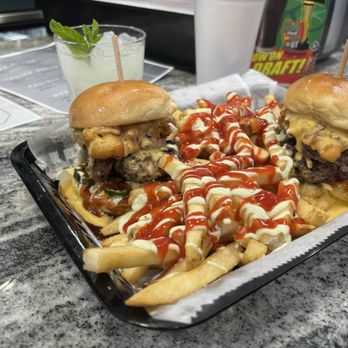 CURB SIDE BISTRO - Updated June 2025 - 34 Photos & 20 Reviews - 607 N ...