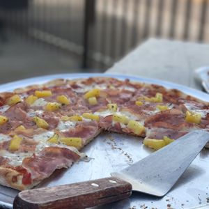 GARIBALDI’S PIZZA - Updated December 2025 - 56 Photos & 77 Reviews ...