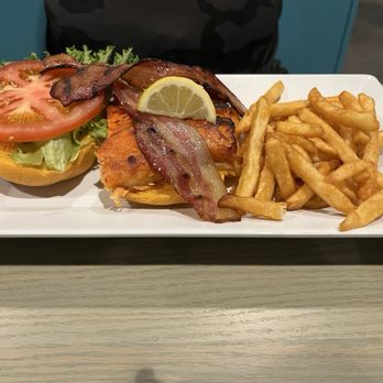 GET HOOKED GRILL - Updated October 2025 - 37 Photos & 34 Reviews - 5546 Main St, New Port Richey ...