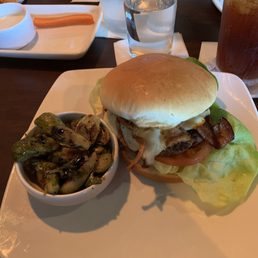 PUB W - Updated November 2025 - 336 Photos & 264 Reviews - 4830 E 61st ...