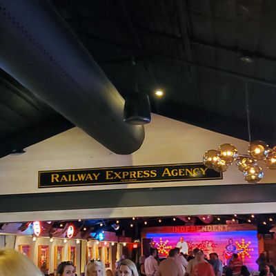 GOODE COMPANY ARMADILLO PALACE - 239 Photos & 222 Reviews - 5015 Kirby ...