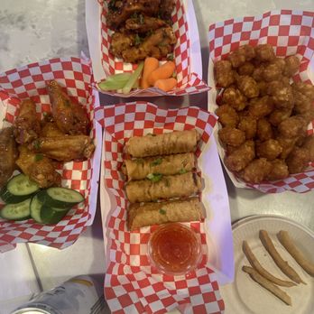 FLAPPY’S WINGS AND BAR - Updated April 2025 - 250 Photos & 107 Reviews ...