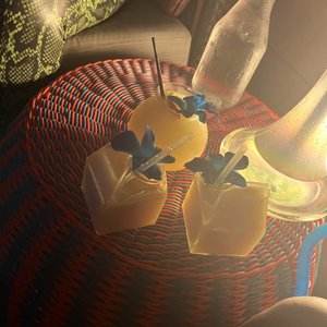 HIGHKEY RAINFOREST ROOFTOP - 28 Photos & 12 Reviews - Lounges - 6 Platt ...