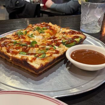 COMMUNITY PIE - DOWNTOWN Chattanooga, TN - Updated November 2024 - 530 ...