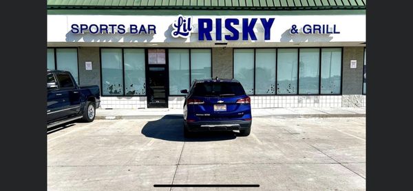 LIL’ RISKY SPORTS BAR AND GRILL - Updated October 2025 - 13 Photos ...