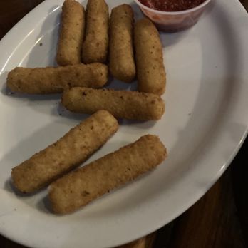 BUGSY’S PIZZA RESTAURANT & SPORTS BAR - Updated May 2024 - 208 Photos ...