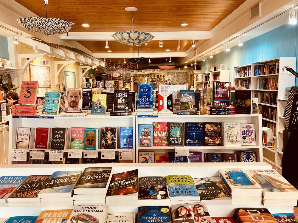 WRITER’S BLOCK BOOKSTORE - 161 Photos & 48 Reviews - 316 N Park Ave ...