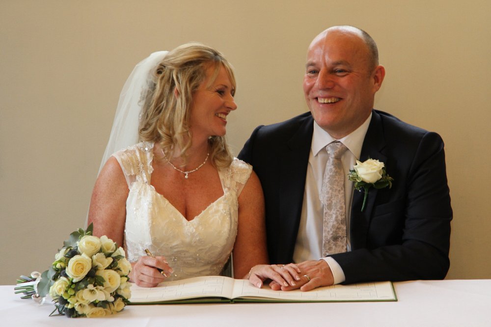 GORDON AULD PHOTOGRAPHY - Updated September 2024 - 9 Laurel Close, Red ...