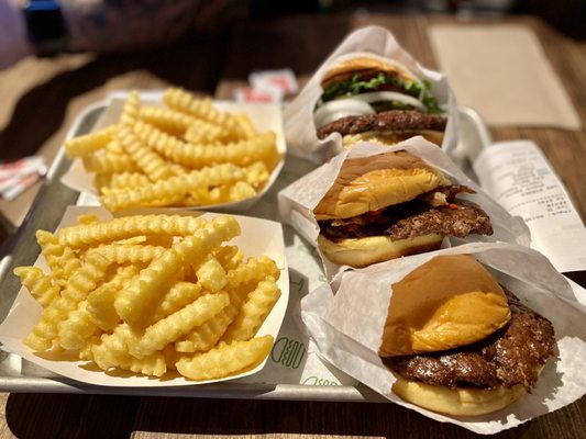 SHAKE SHACK - Updated July 2025 - 283 Photos & 251 Reviews - 3780 S Las ...