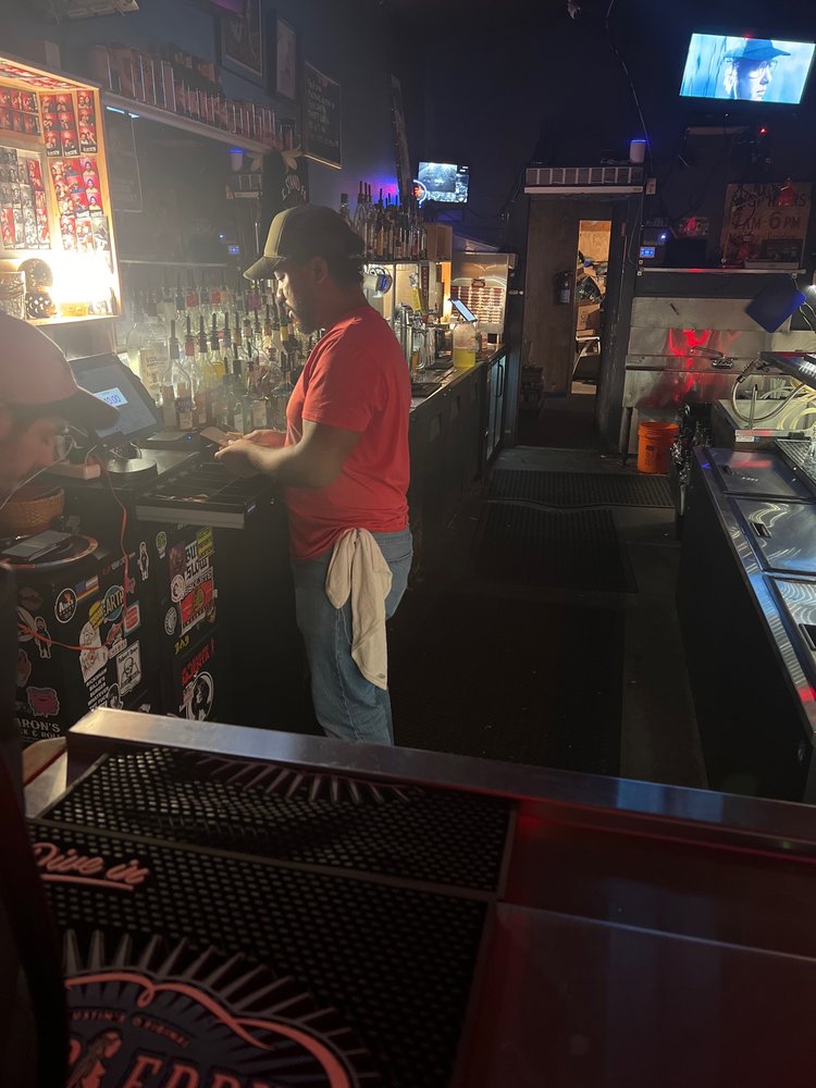 THE SIDE BAR - Updated August 2025 - 16 Photos & 153 Reviews - 602 E ...